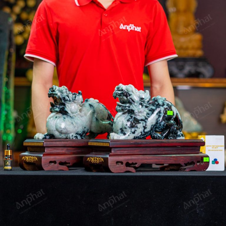 Cách đặt ông Cóc và Tỳ Hưu ở bàn Thần Tài đúng phong thủy - Đá Phong Thủy